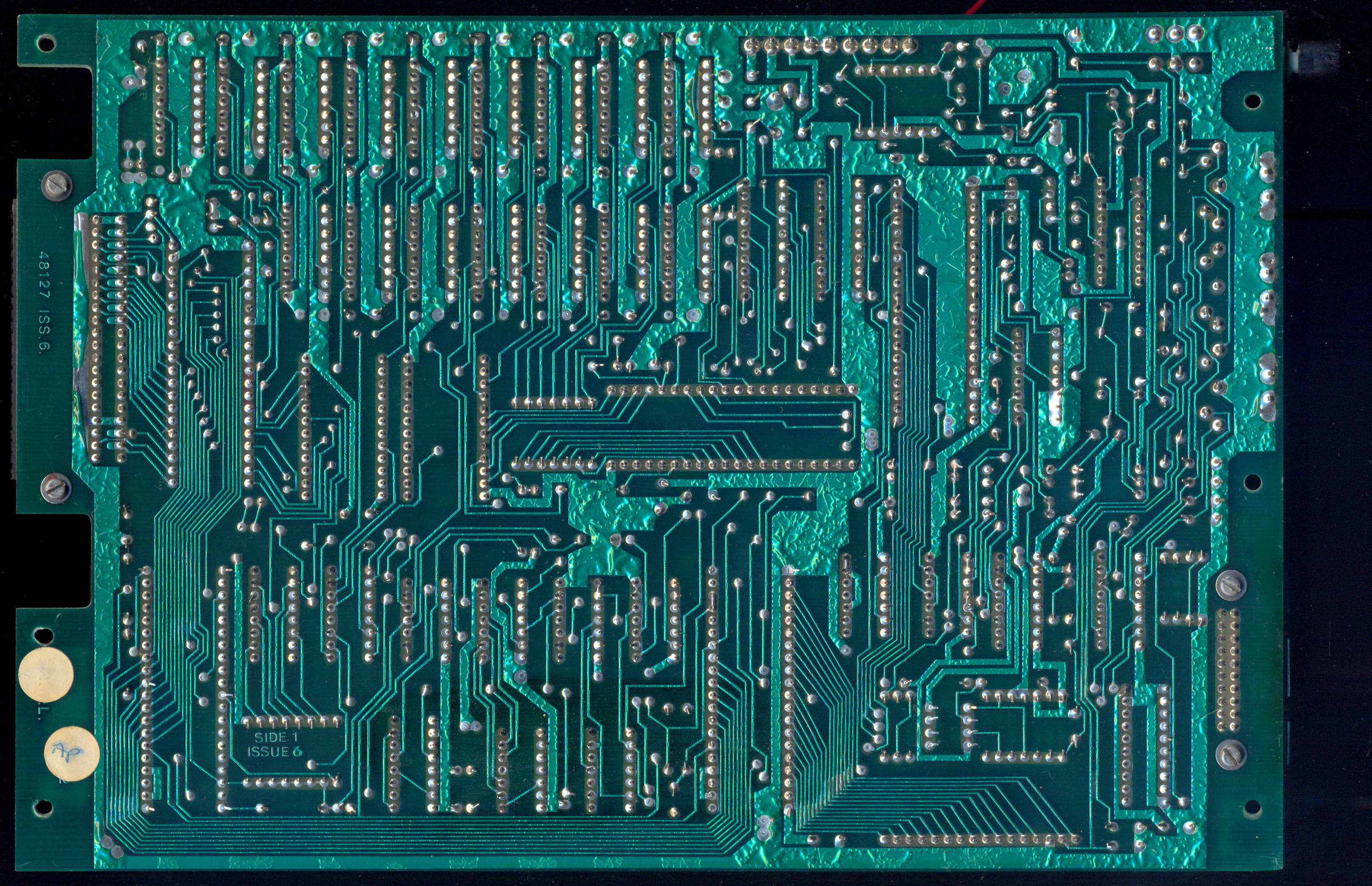 File:Dragon32 PCB Bottom (PC10087 Issue6 PN48127 with PN48200 Issue2 ...