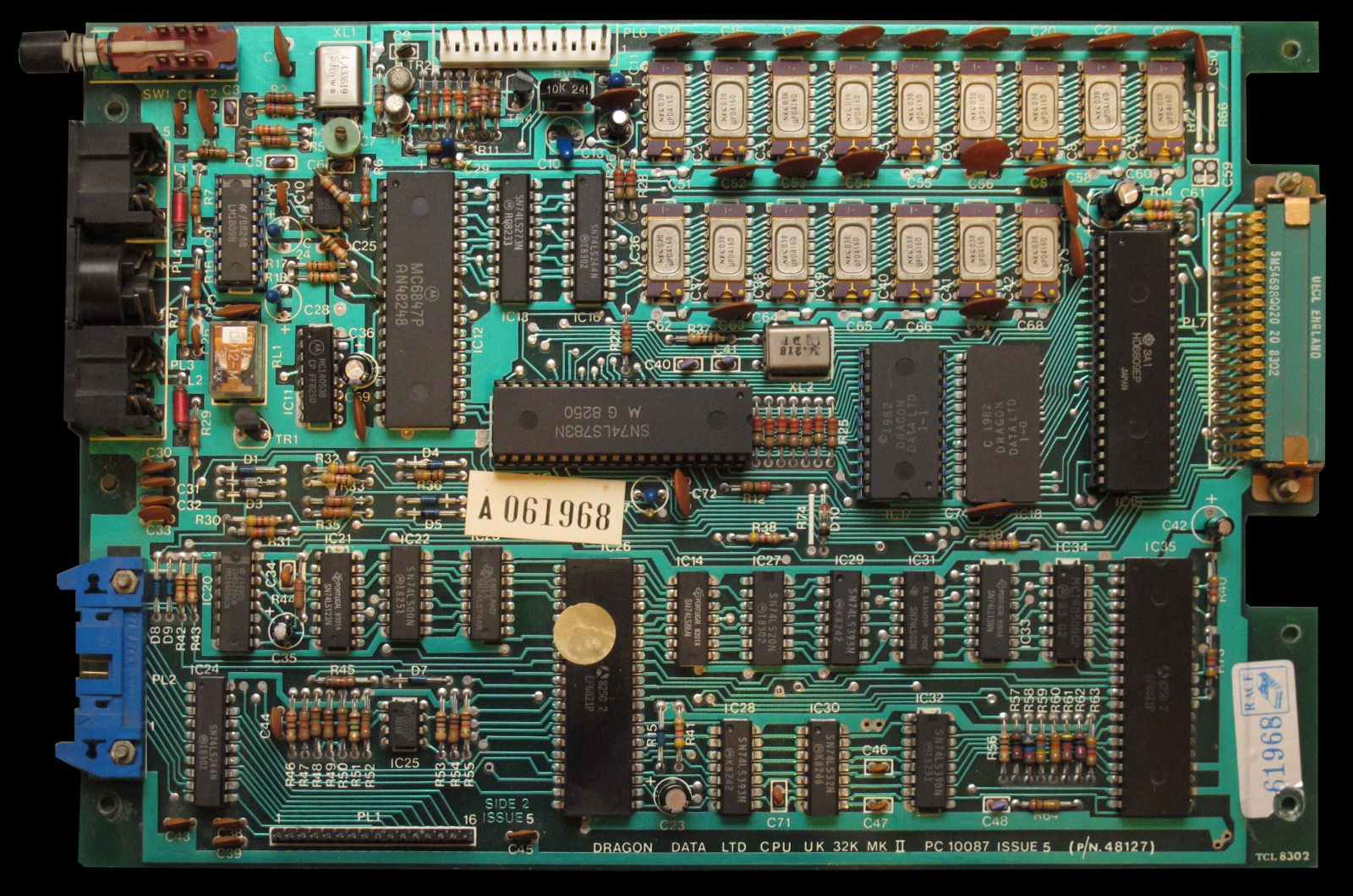 File:Dragon Data LTD CPU UK 32K MKII PC10087 Issue 5 PN48127 PCB Top ...